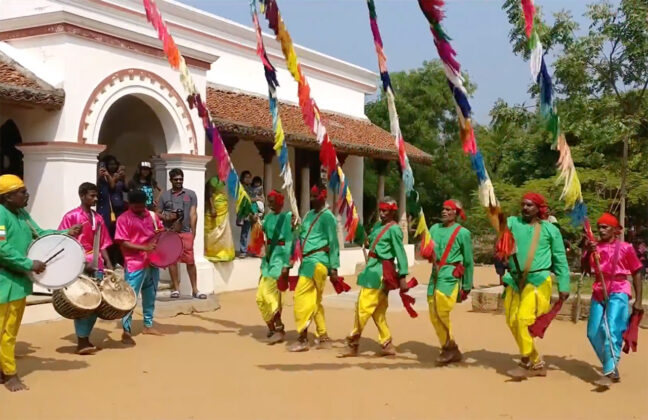 Pata Kunitha: The Vibrant Pulse of Karnataka's Folk Heritage